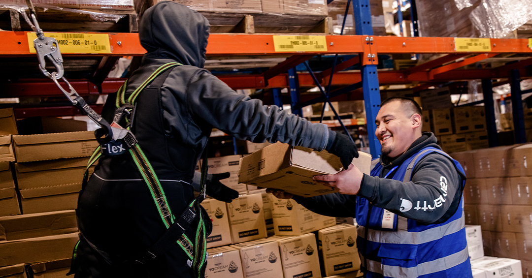 Building Strong Teams: Warehouse Teamwork and Collaboration